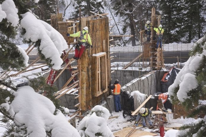 4 Ways To Keep Construction Sites Safe in Winter